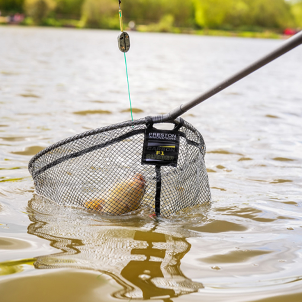Preston Carbon F1 Latex Landing Net